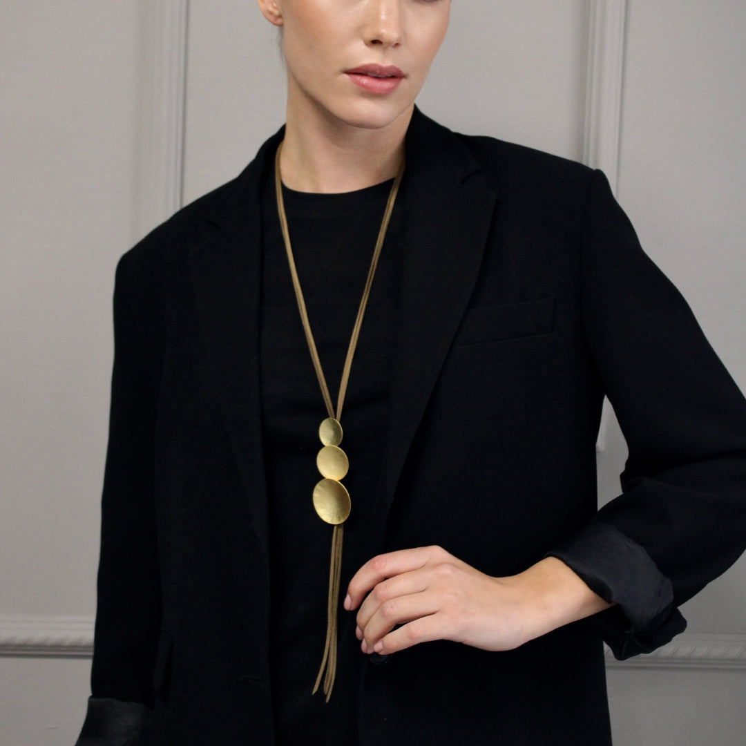Essential long suede and 3 gold disk necklace – cadmanrock